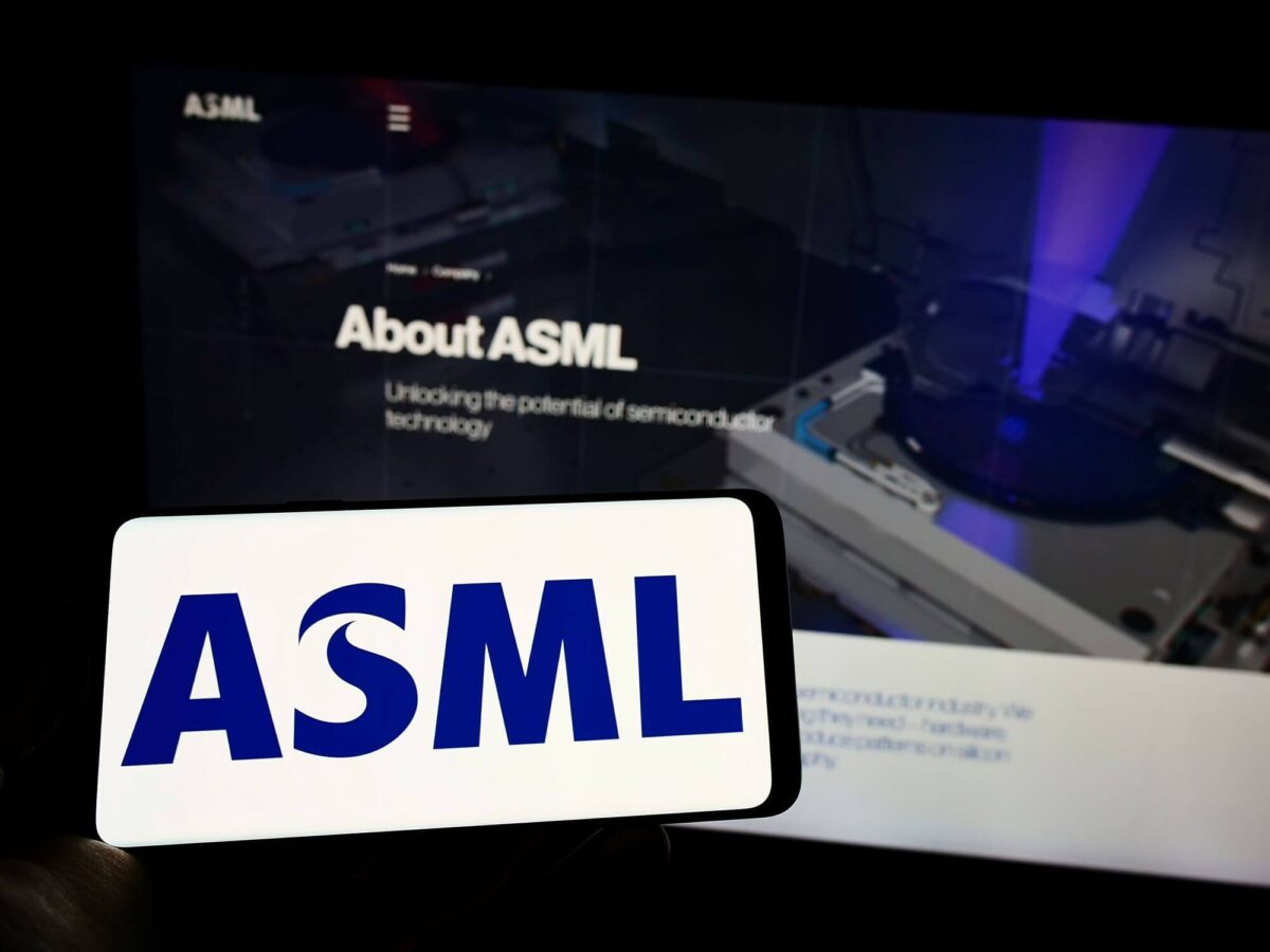 ASML Stock: Morgan Stanley Projects 70% Upside in Bull Case Scenario ...