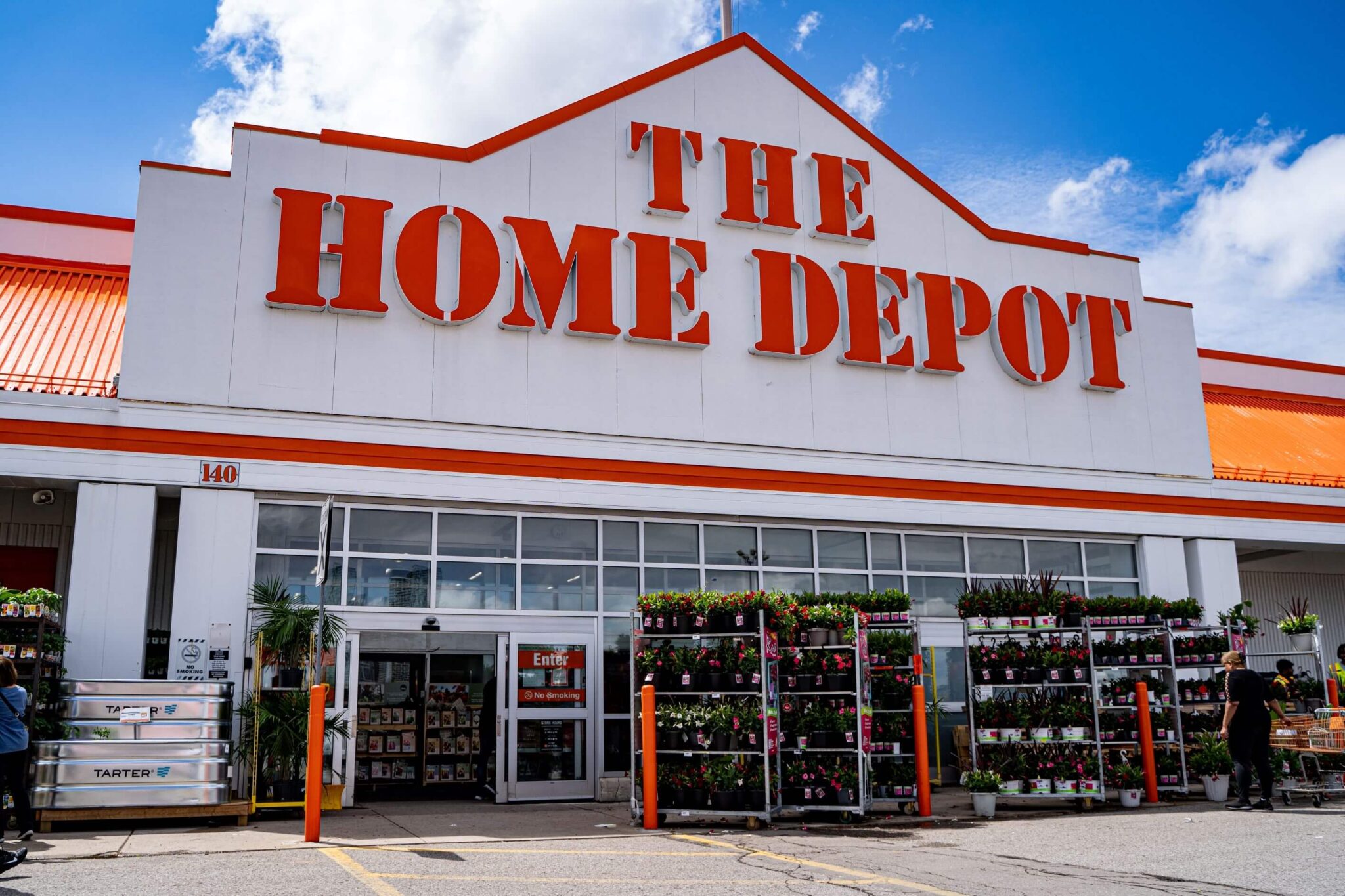 Home Depot (HD) Stock: Retailer Cuts Profit Outlook as Housing Slump ...