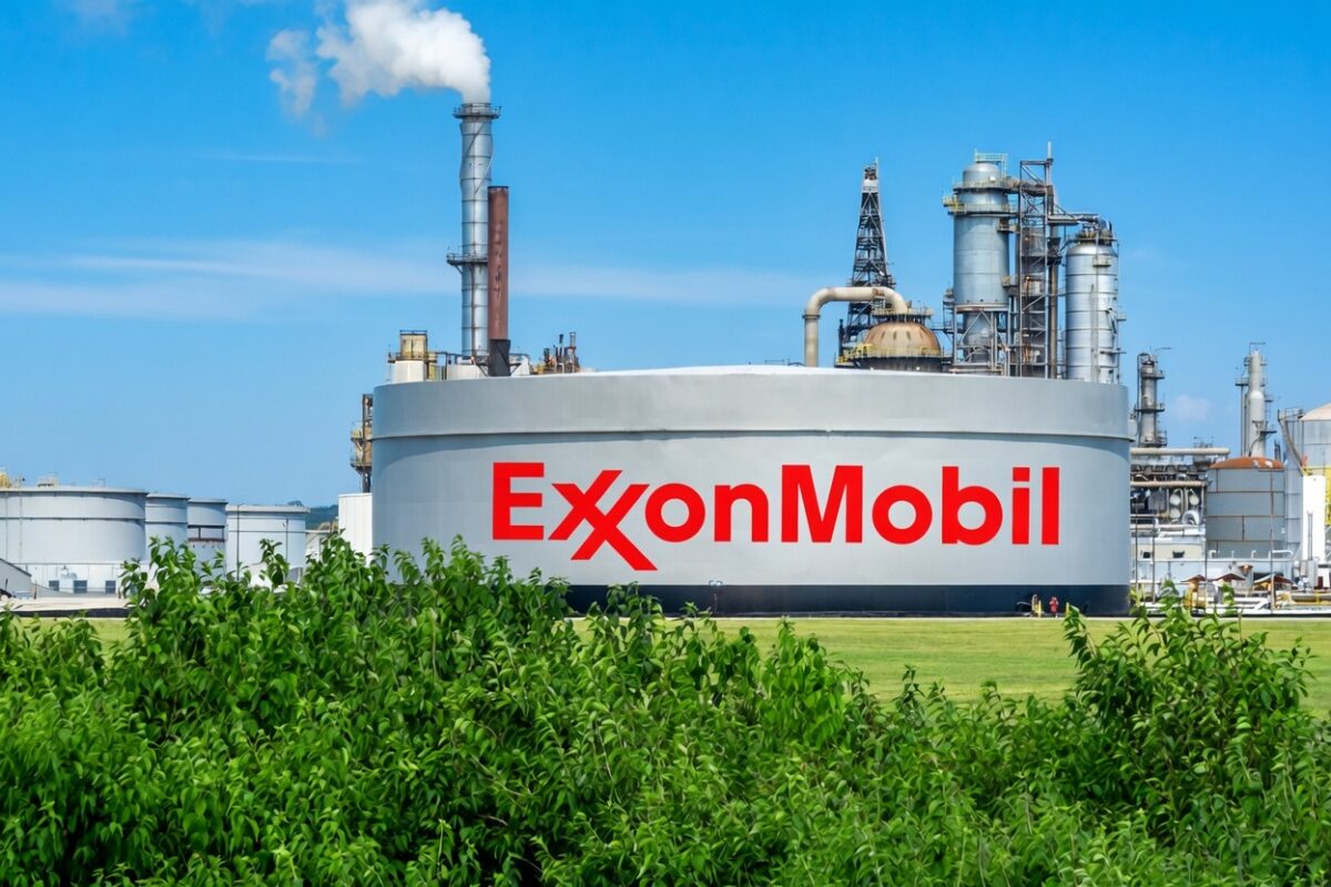 Exxon Mobil (XOM) Stock Slides 10% in April — Analysts Still Bullish ...