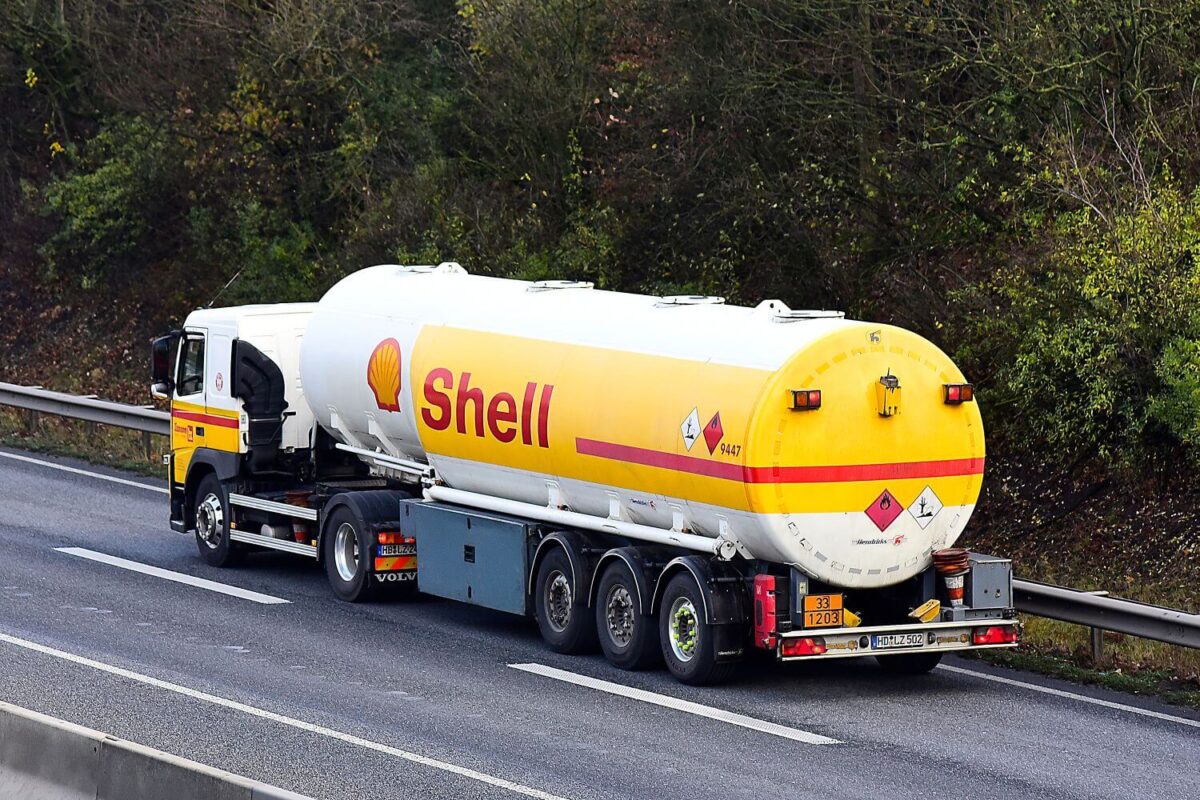 Shell (SHEL) Stock Drops Despite Strong Q1 Earnings: Production Decline ...